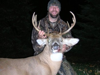 Justin Stuva Harvests Illinois Buck With NAP Bloodrunner