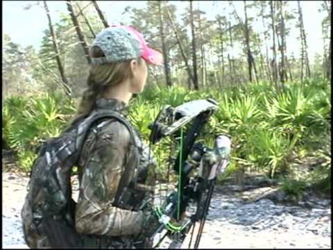 Lady Bowhunter Downs a Big Boar | Bowhunting Videos