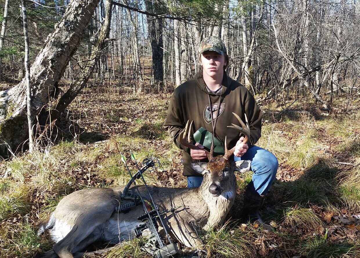 140 - Whitetail Deer in Wisconsin by Colton Skotzke | Bowhunting.com