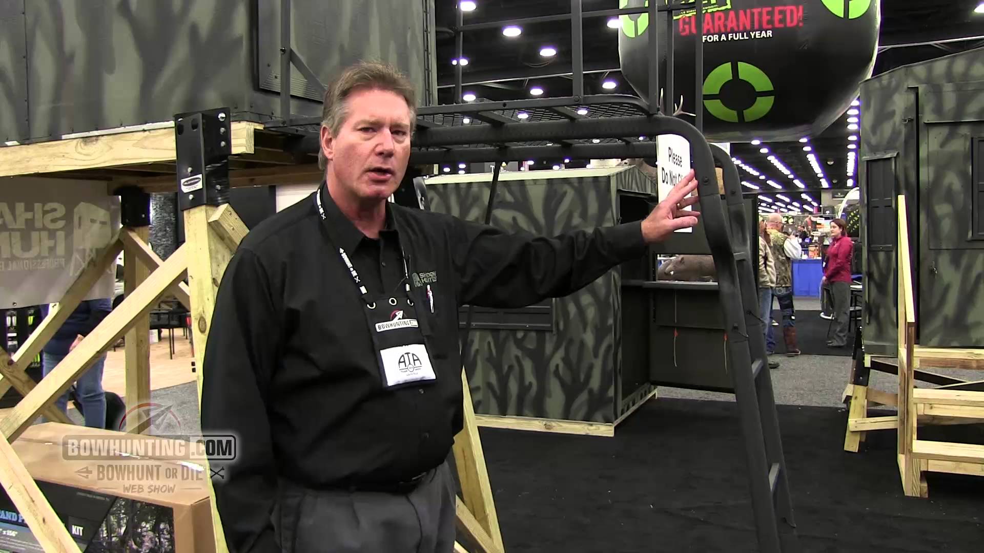 Shadow Hunter Adjustable Ladder Platform Stand 2016 ATA Show