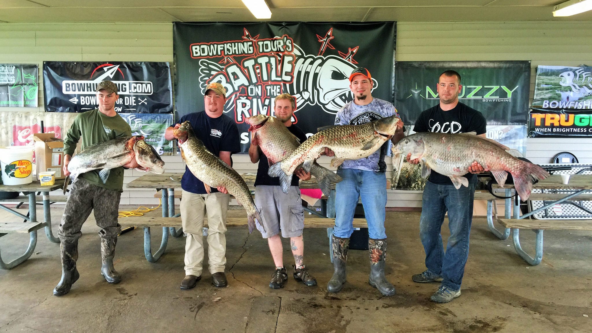 Bowfishing Teams Battle for Big Fish, Prizes, and Cash | Bowhunting.com