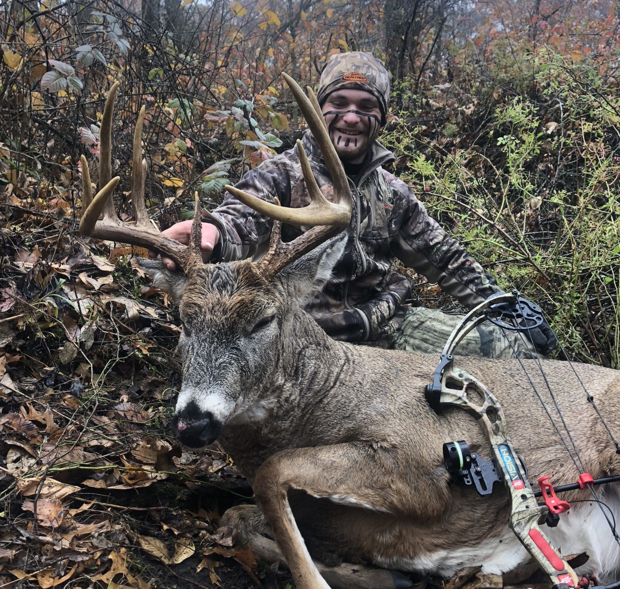 Whitetail buck in Central Missouri by Garrett Jahnsen | Bowhunting.com