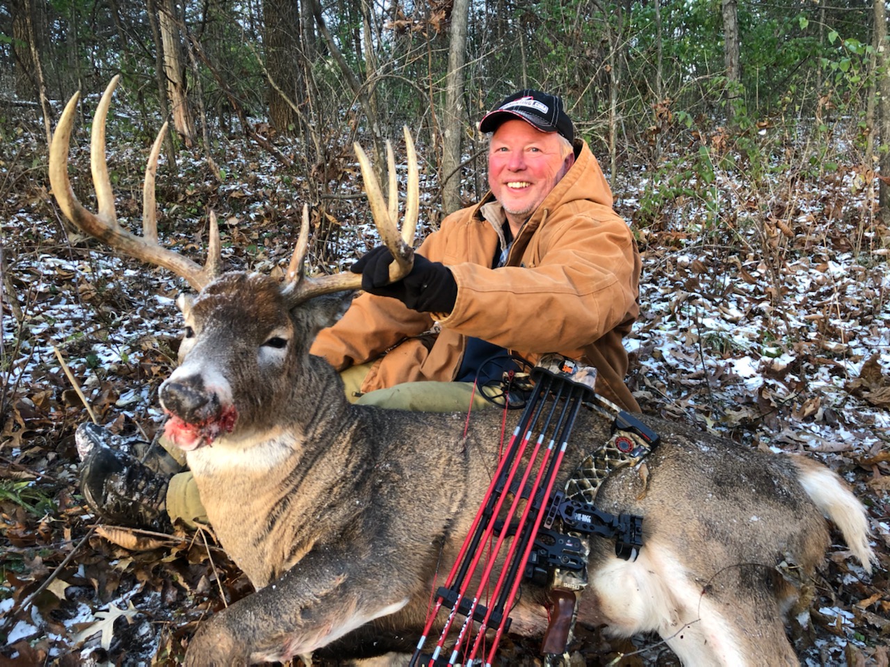 135 - 8-point whitetail deer in Illinois by Joe Zembas | Bowhunting.com