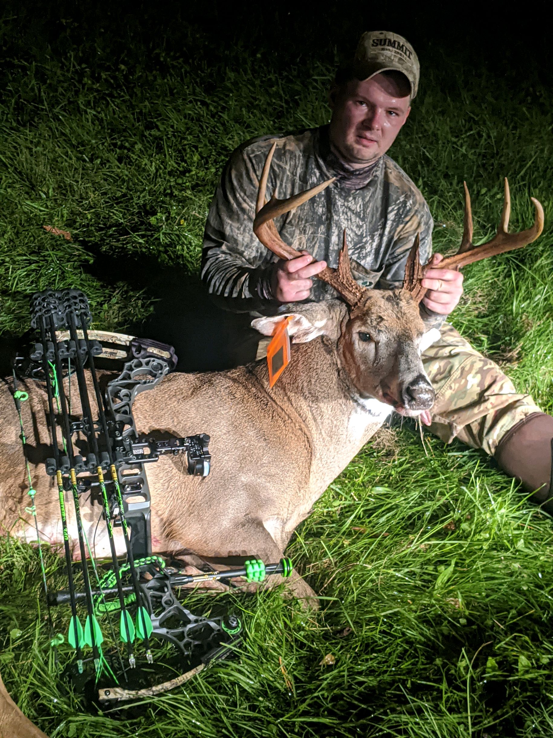 12 point buck in Ohio by Dustin Shilling Jr. | Bowhunting.com