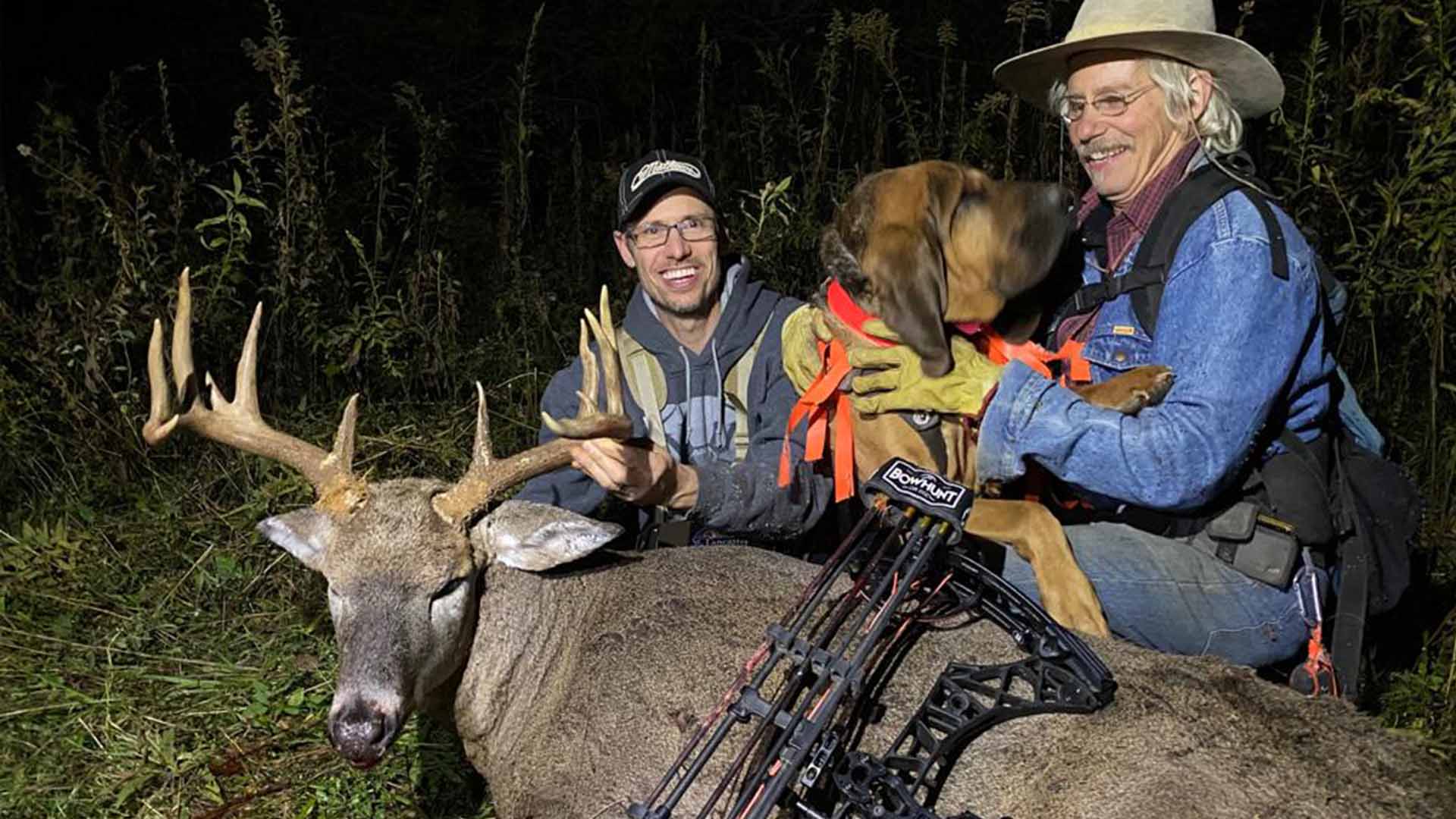 Todd Scores! Early Season Buck and CRAZY Track Job! | Bowhunting.com