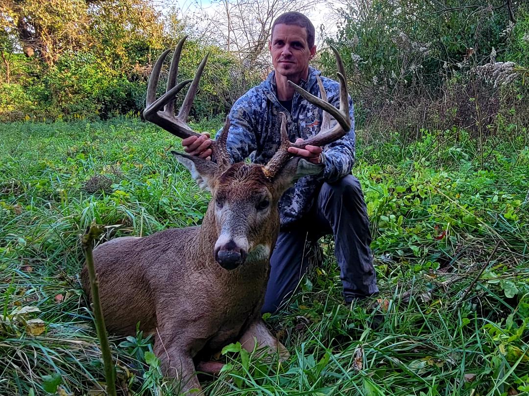 163" - Whitetail deer in Illinois by Adam Balensiefen | Bowhunting.com