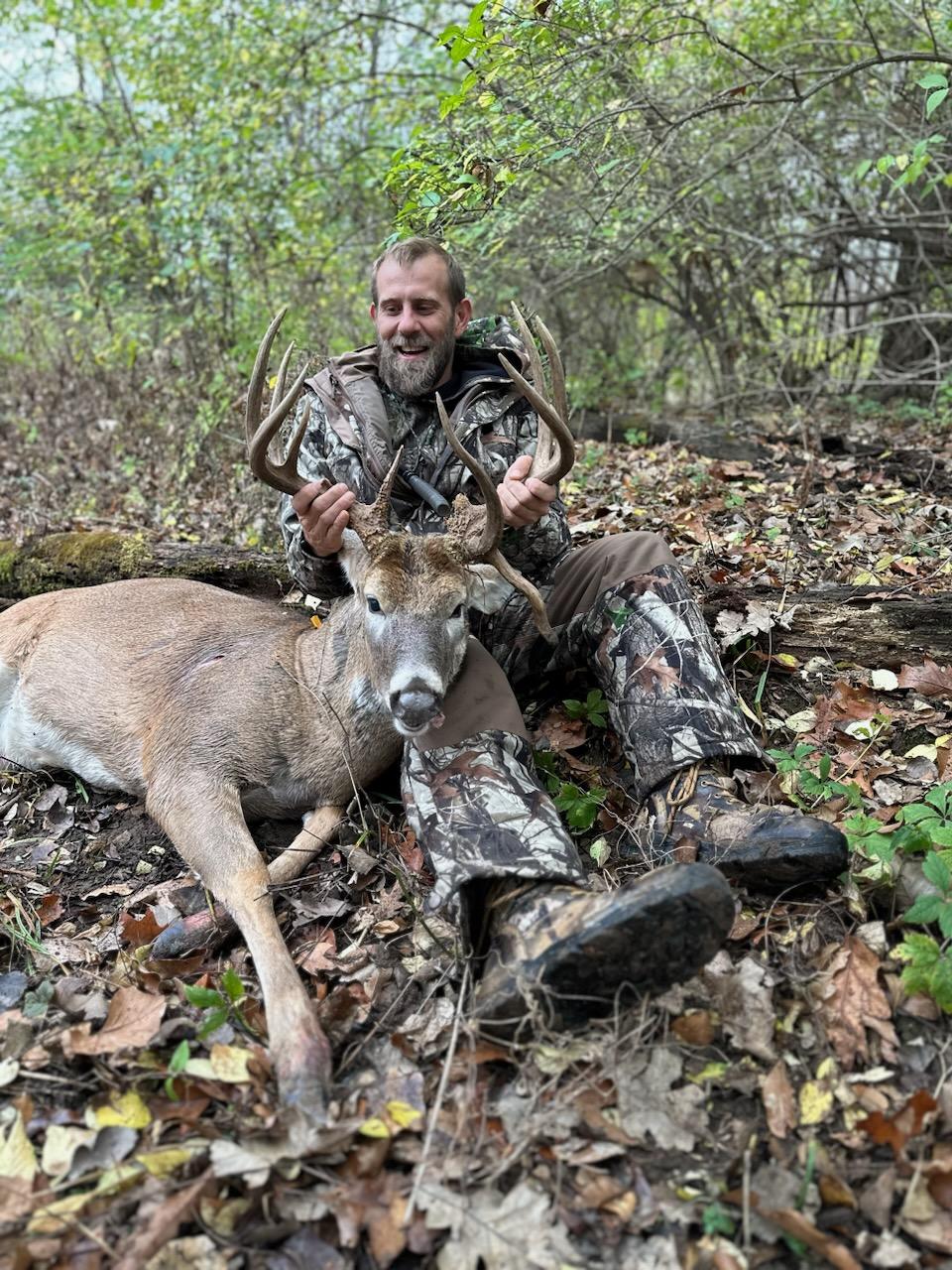 160s - Buck in Illinois by Tony Shay | Bowhunting.com