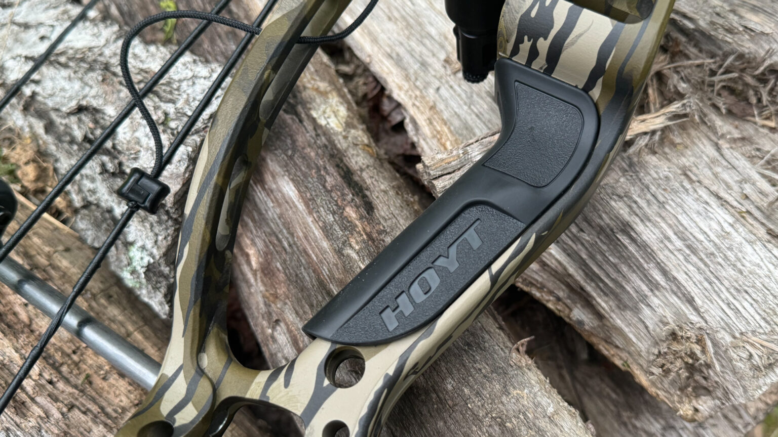 Hoyt AX-2 Bow Review